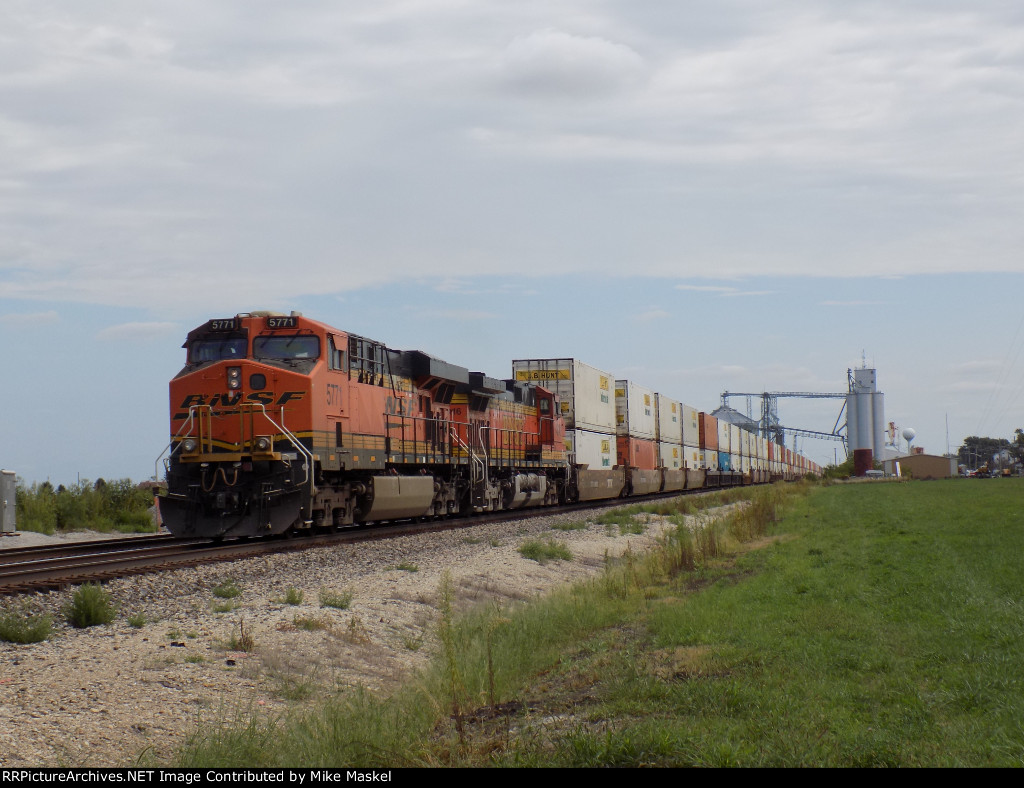 BNSF 5771